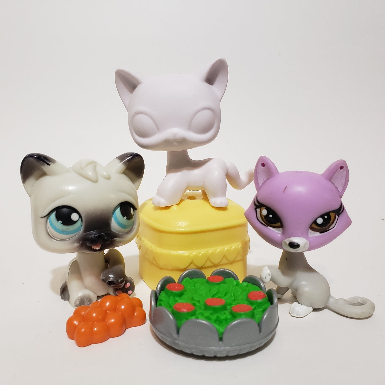 Littlest Pet Shop Cat Trio Shorthair Persian with Accessory Set Comes ...