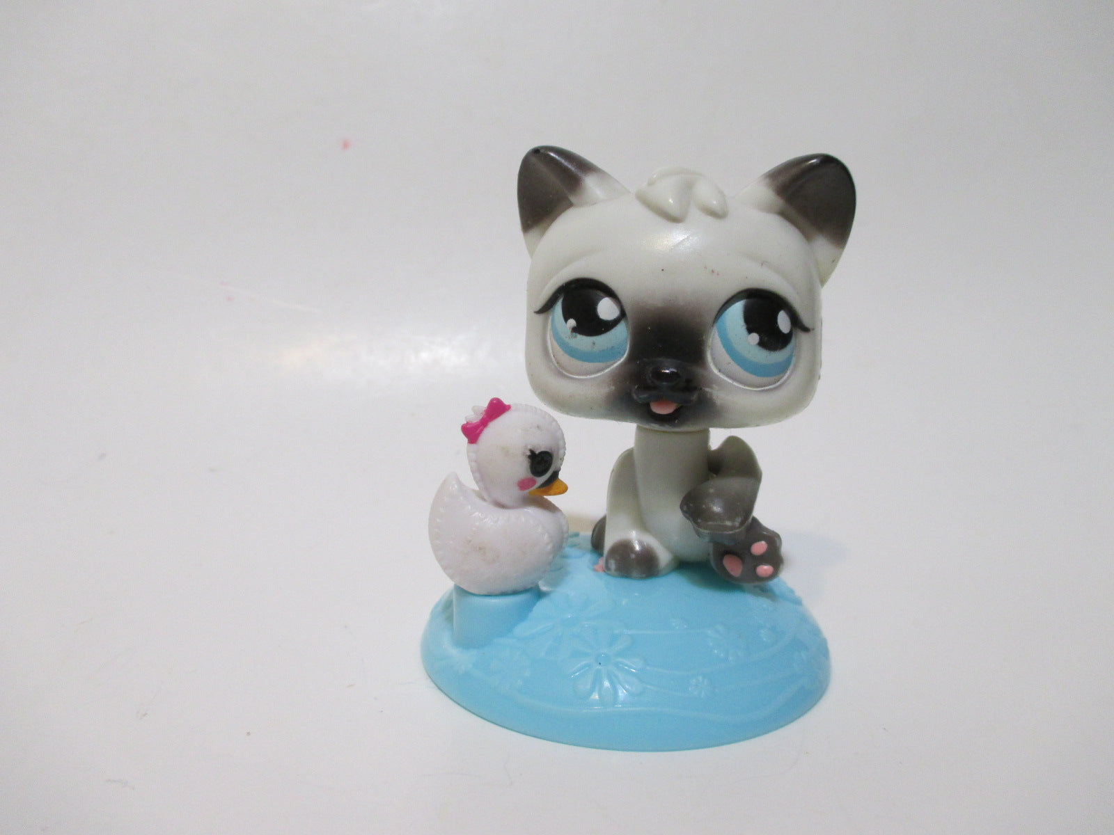 Littlest Pet Shop Cat Magic Motion Persian Kitty with Accessory Set ...