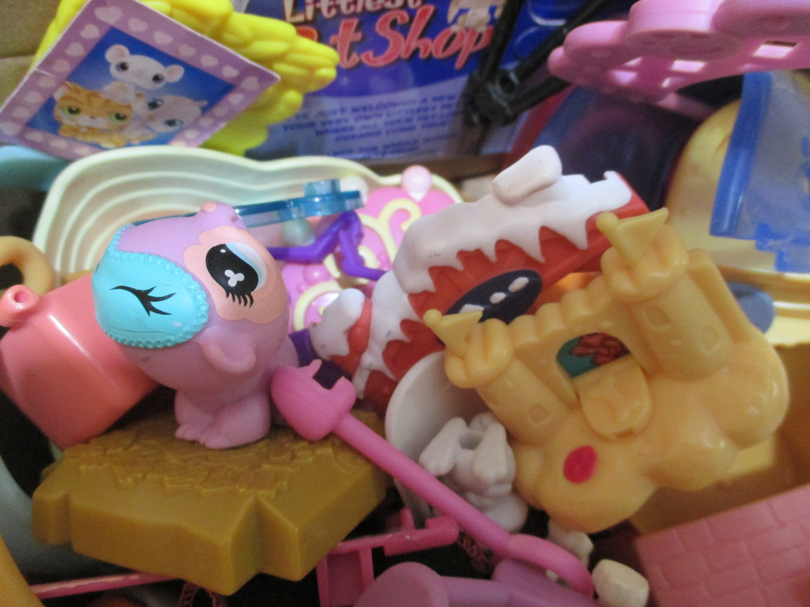 GIVEAWAY Littlest Pet Shop Lot 2 Lbs Box Full of Toys LPS Figures ...