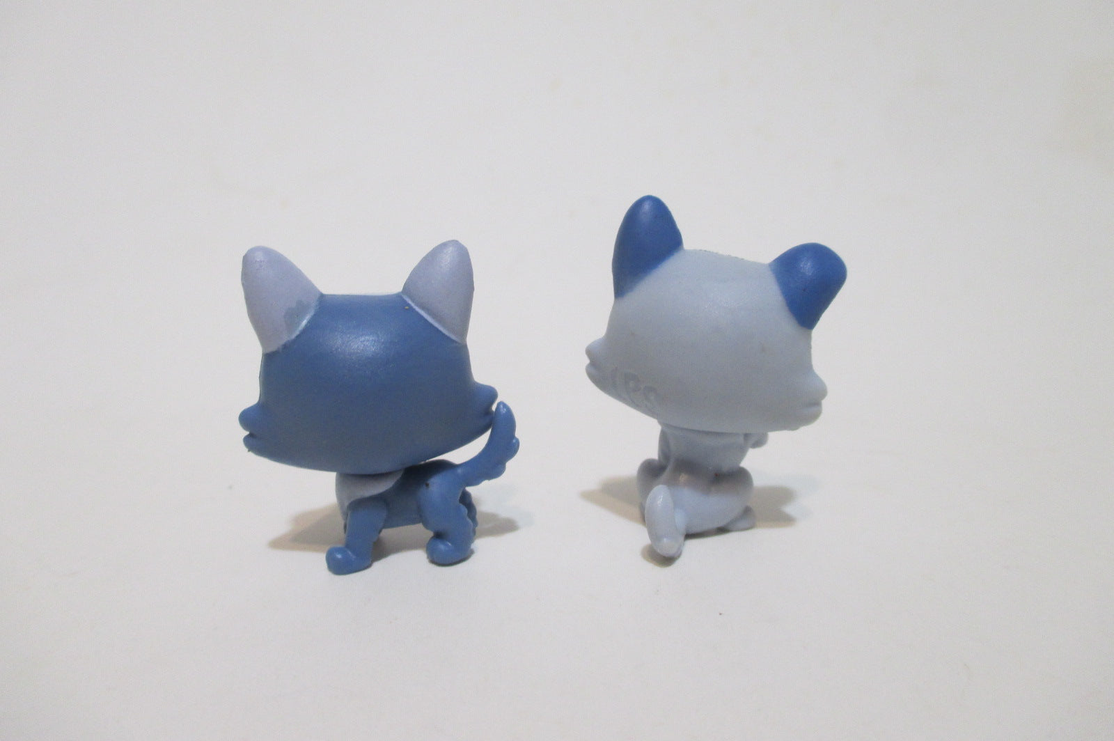 Littlest Pet Shop Set of 2 Pawsdale 331 332 Pets Authentic Lps JL4H