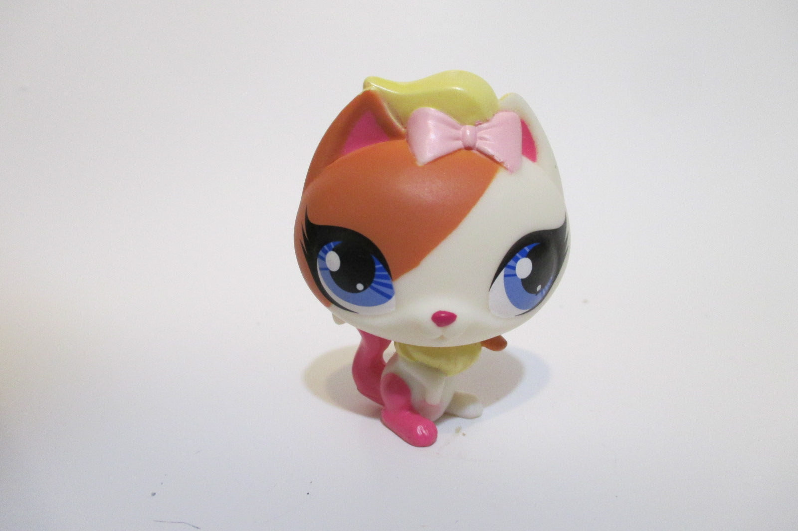 LIKE NEW Littlest Pet Shop Cutie Cat Tree Sitting Cat 3304 Authentic ...