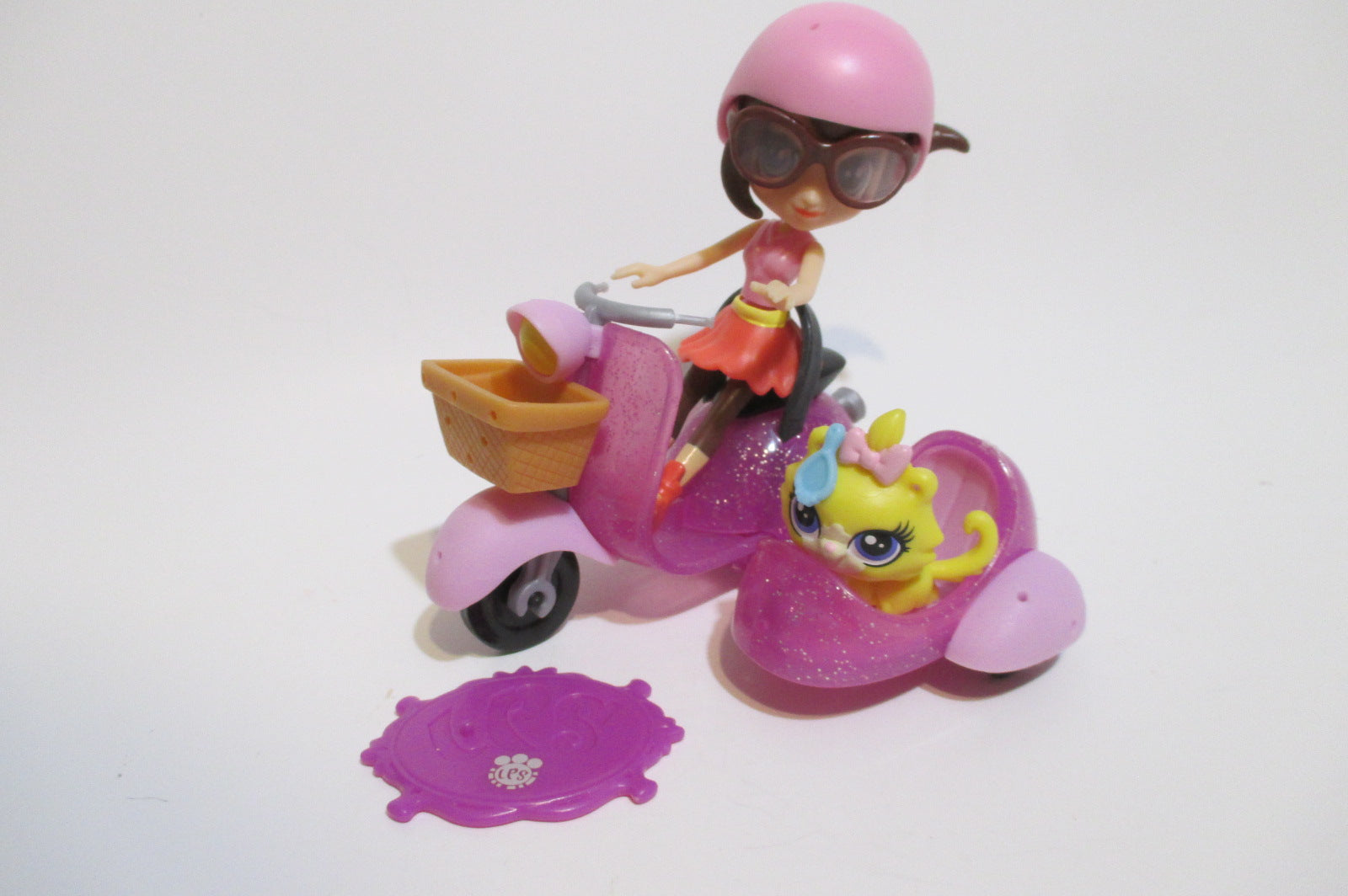 WW Littlest Pet Shop LPS Rare Blythe Purple Scooter with Doll Pets and ...
