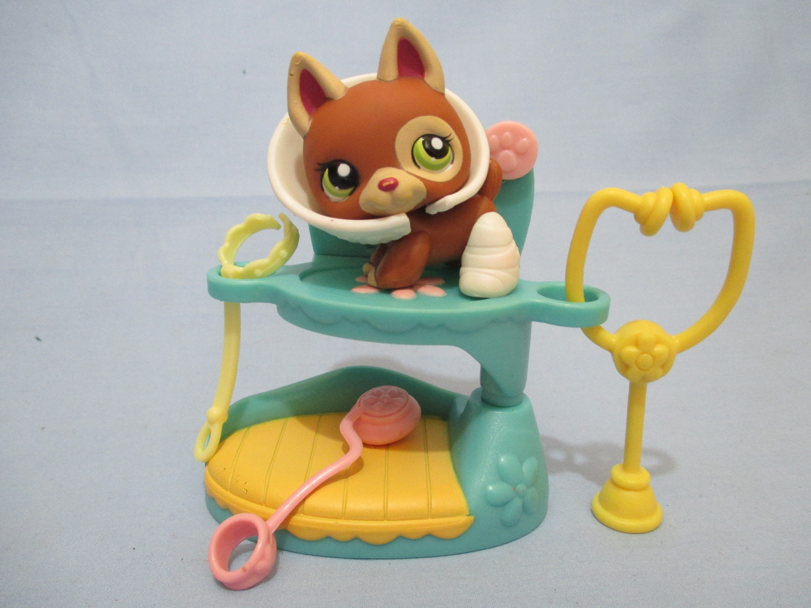 Littlest Pet Shop Lot of 7 Doctor Hospital Vet Clinic Accessory w ...