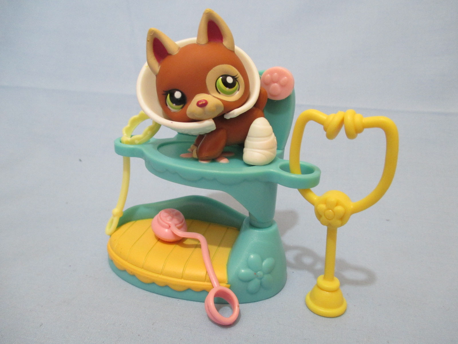Littlest Pet Shop Lot of 7 Doctor Hospital Vet Clinic Accessory w ...