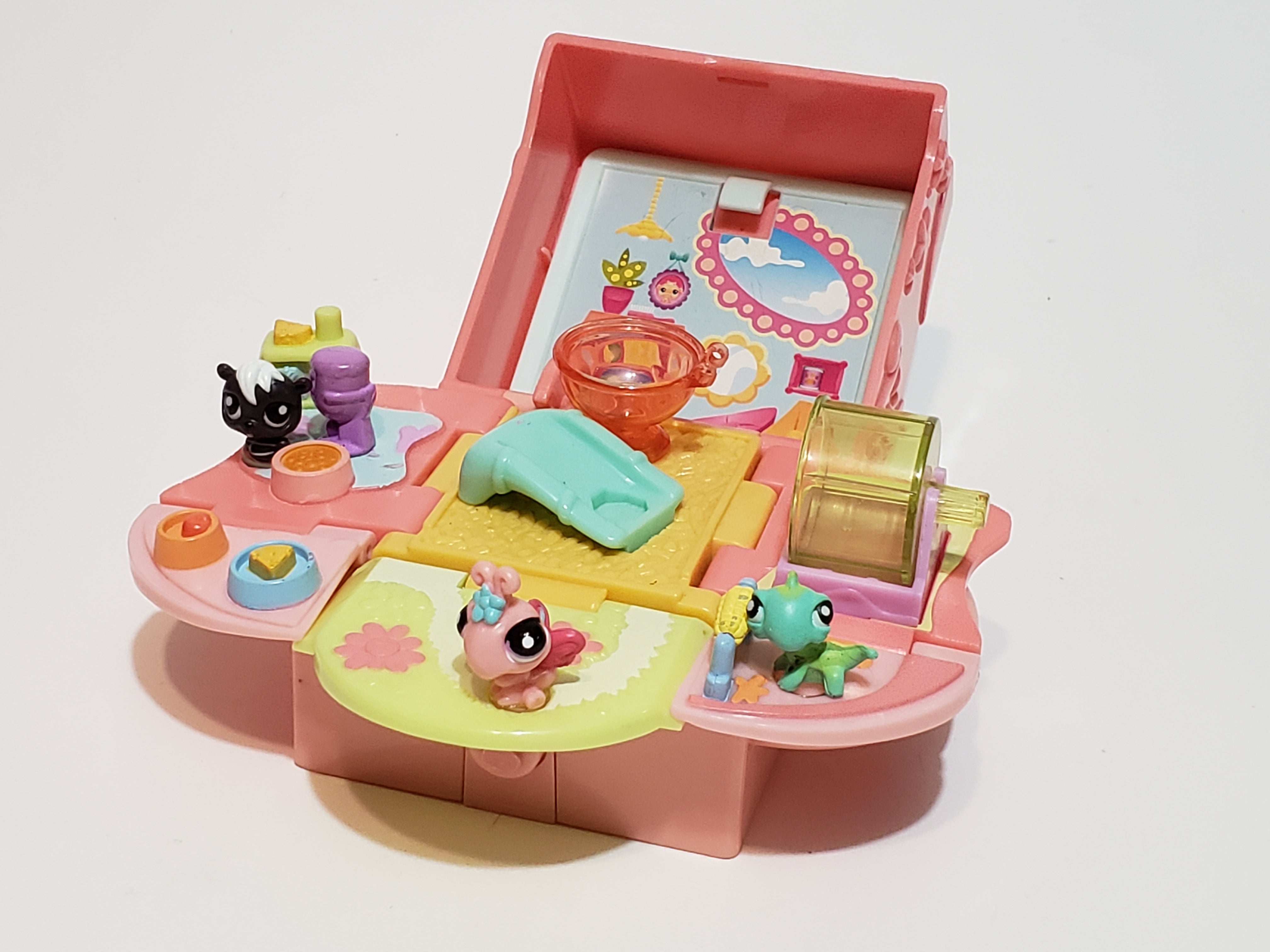Littlest Pet Shop LPS Teeniest Tiniest Mini Playset with 3 Tiniest Pets ...