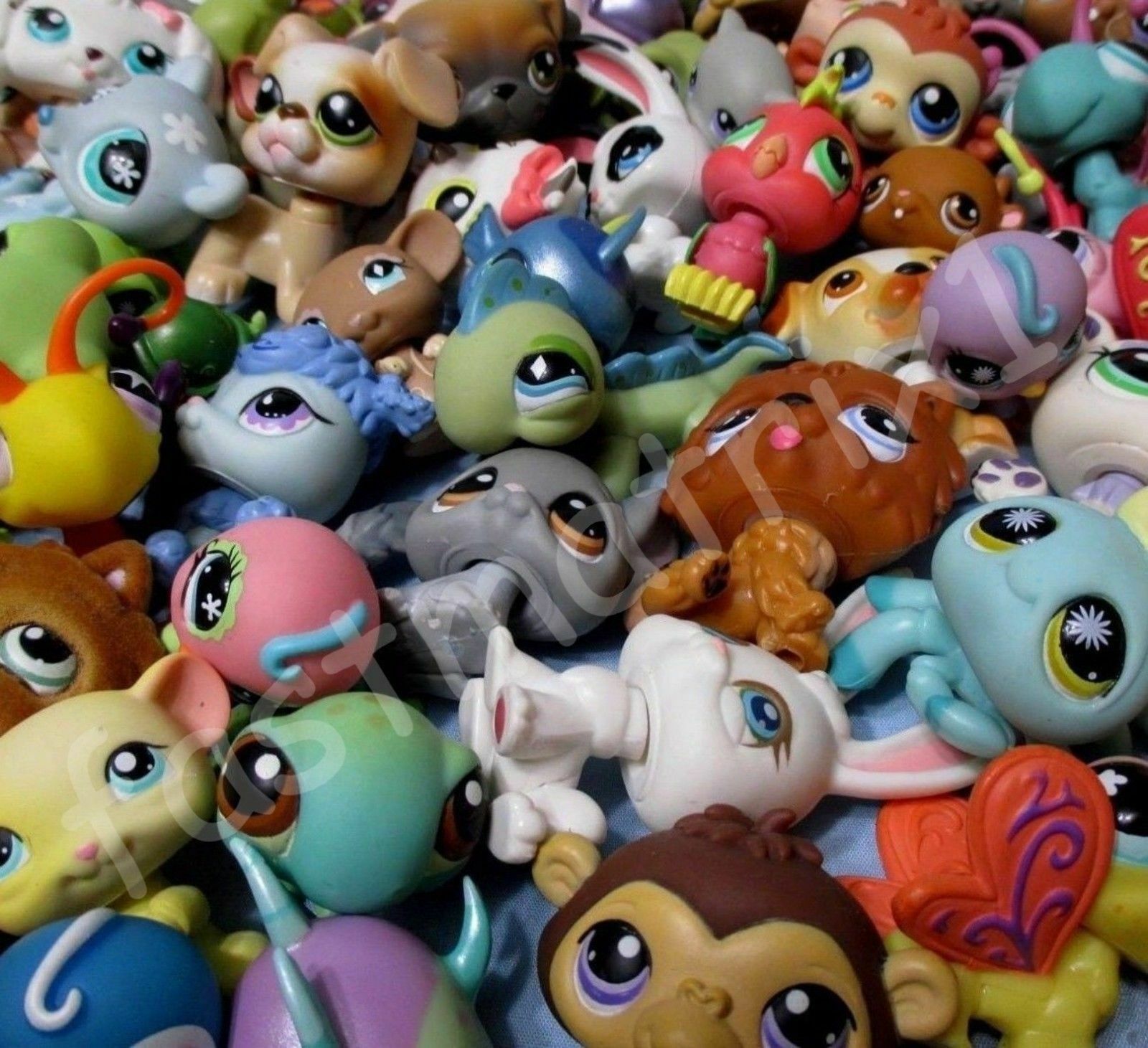 LIKE NEW Littlest Pet Shop Lot 10 Pcs Random Figures and 2 Accessories ...