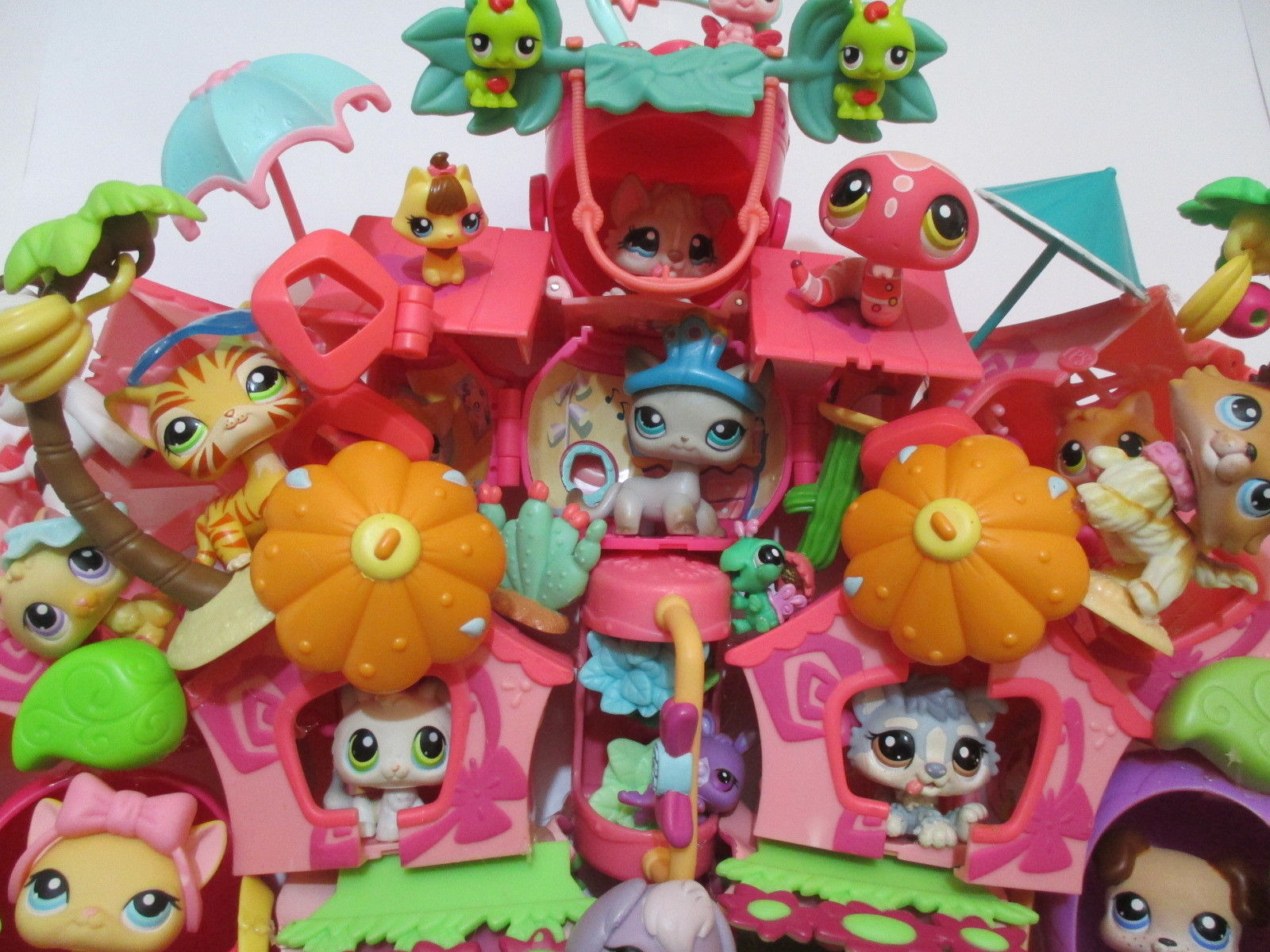 Littlest Pet Shop Playset Lot 12 Random Dog Cat House and Accessories ...