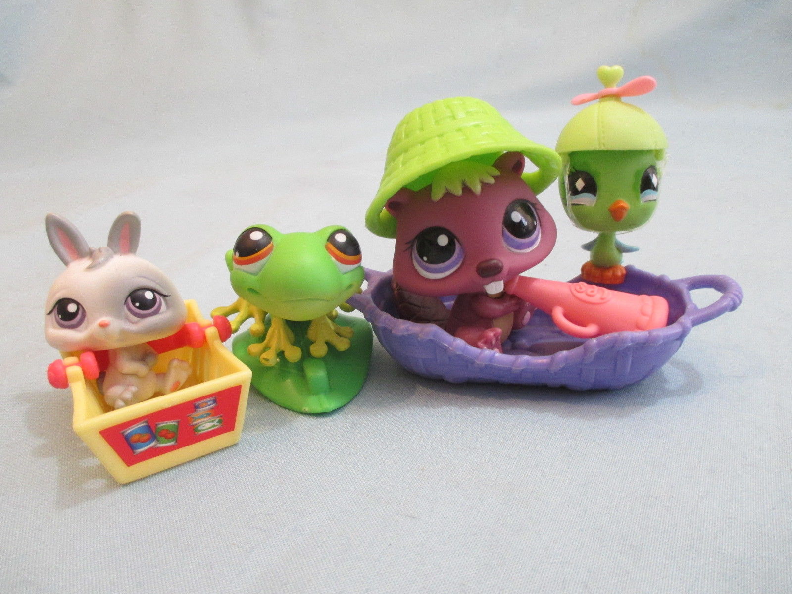 Littlest Pet Shop Lot 8 RANDOM (4 Pets + 4 Accessories) 100% Authentic