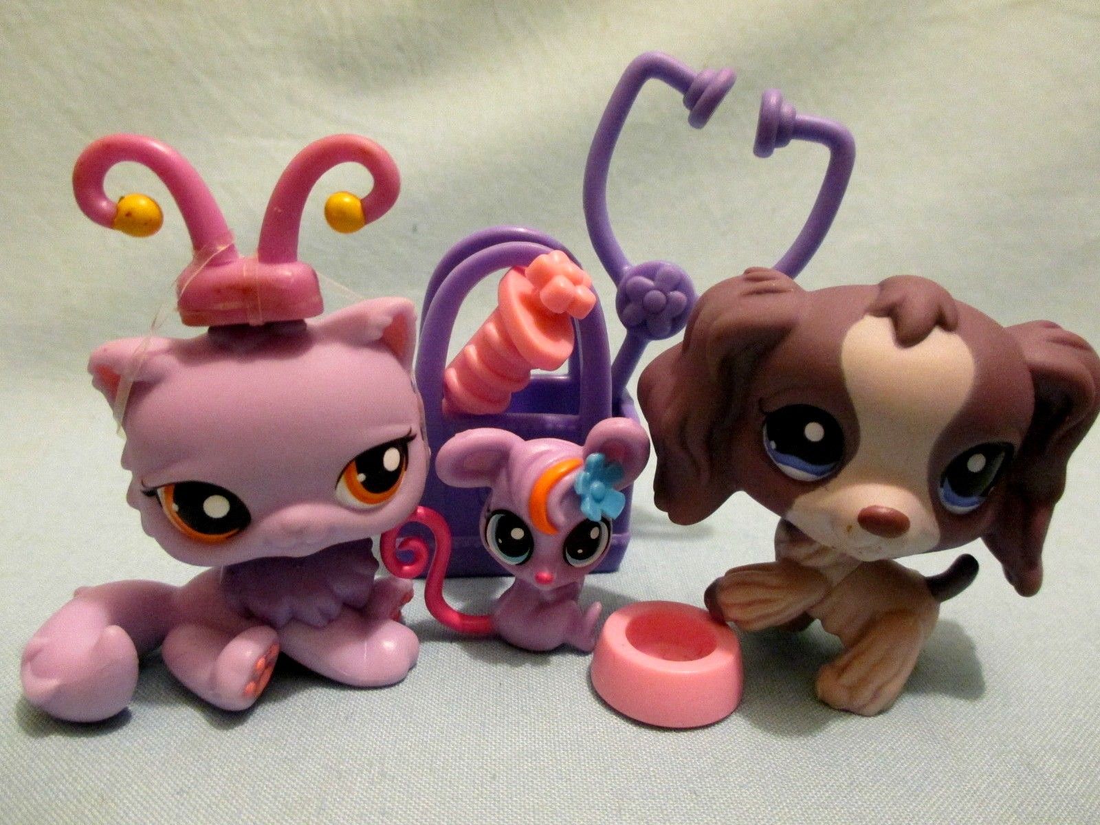 Littlest Pet Shop Random Lot Cat Dog Pcs 3 LPS 3 Accessories and Gift Bag