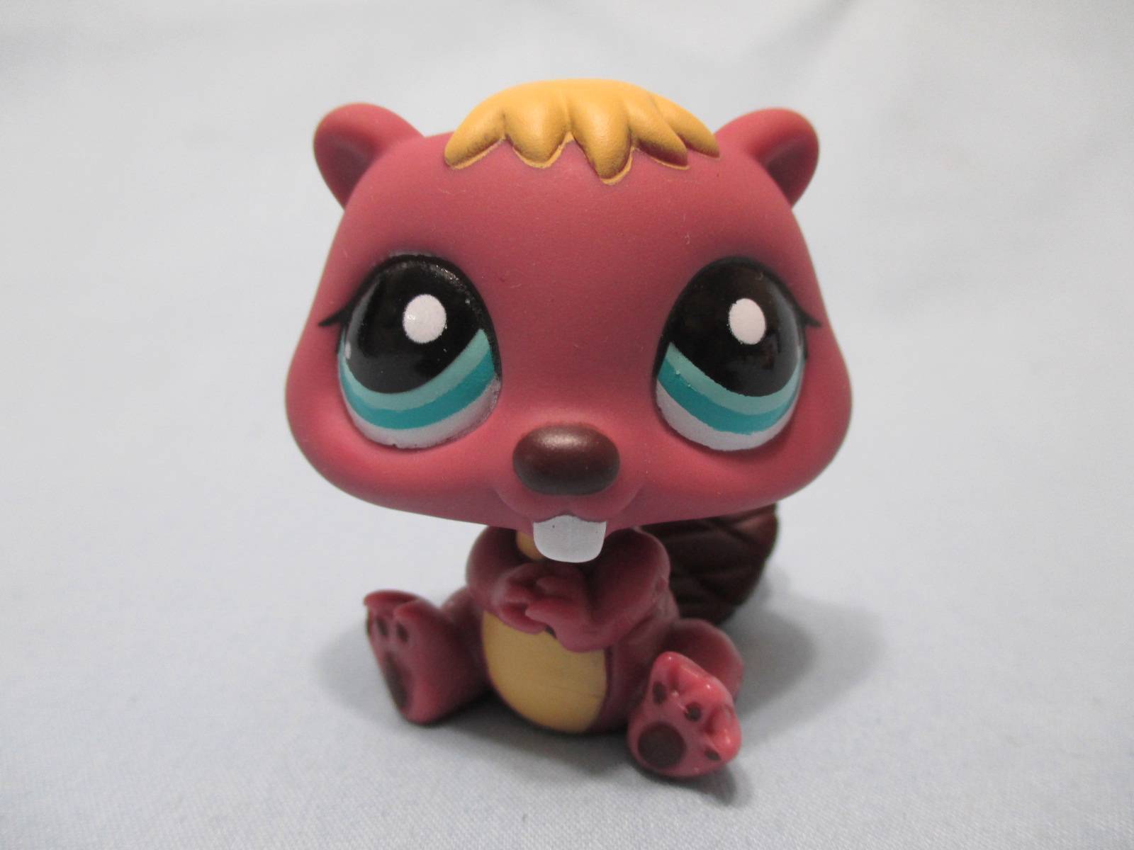 Littlest Pet Shop Beaver Plum Brown Blue Eyes 810 Authentic Lps Mar30npo21