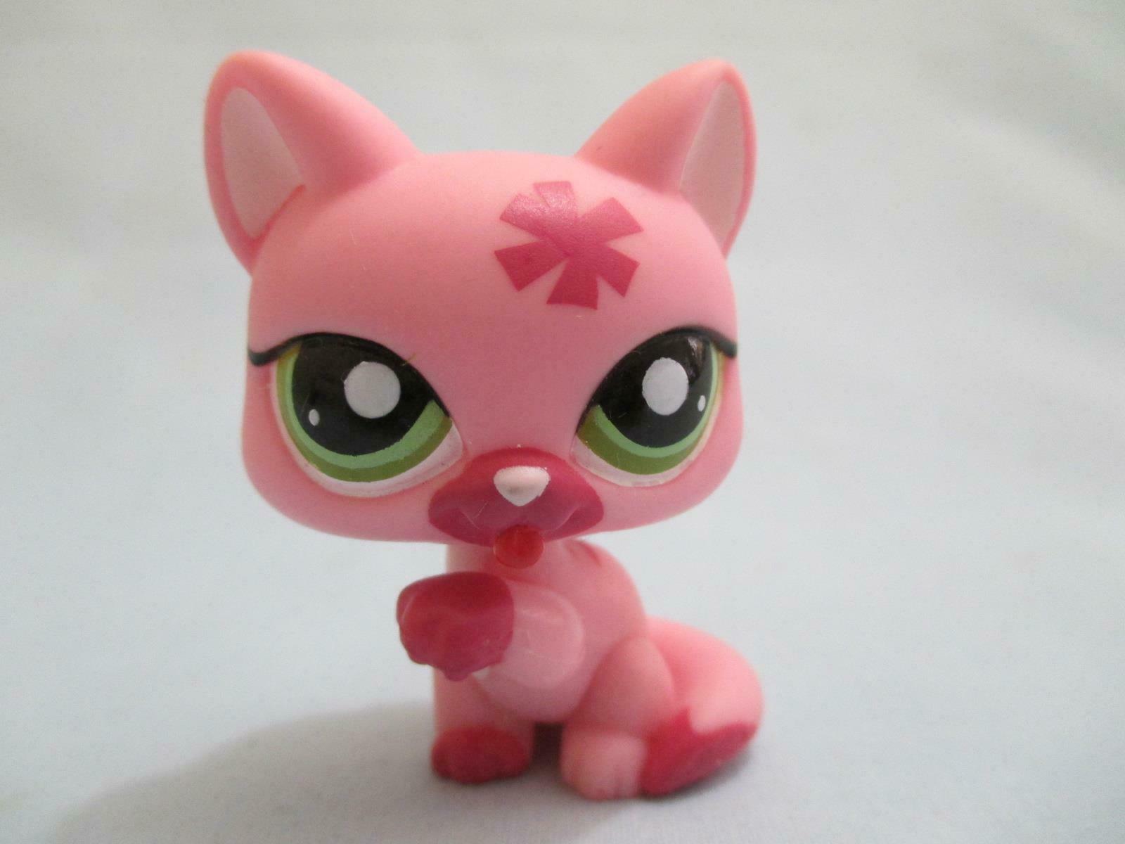 Littlest Pet Shop Shorthair 1846 Pink Cat Licking Raised Paw Green Eyes ...