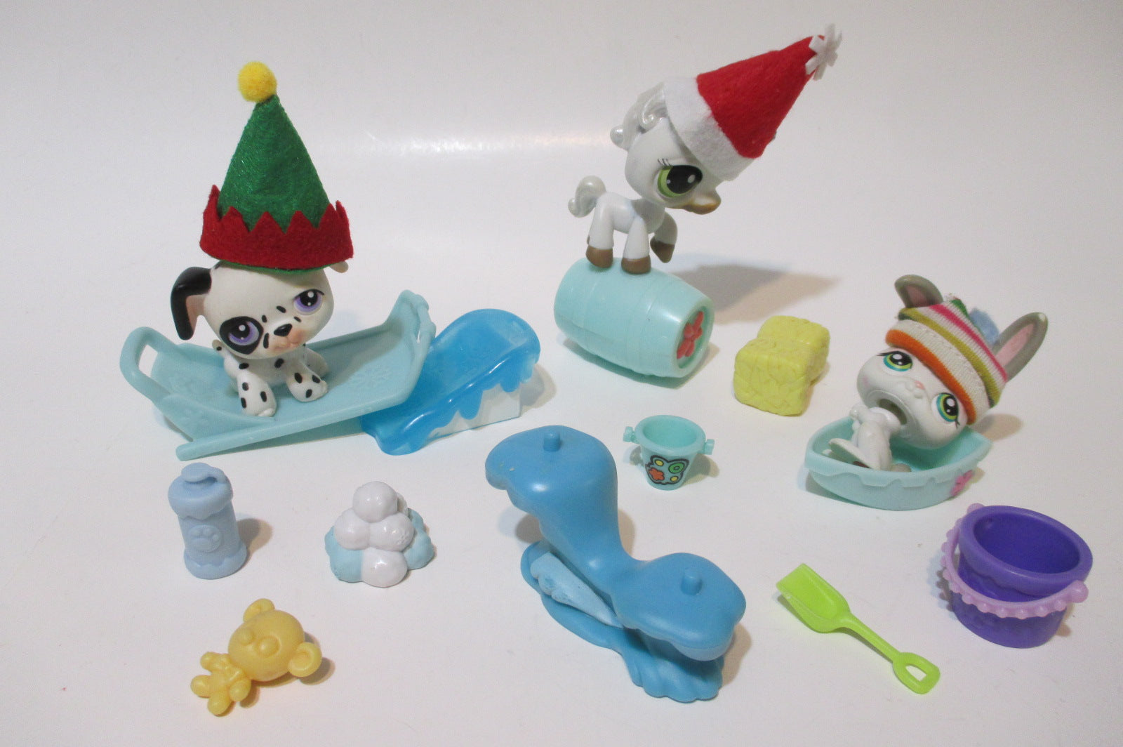 Littlest Pet Shop Christmas Winter Set with Pets and Accessories Set ...