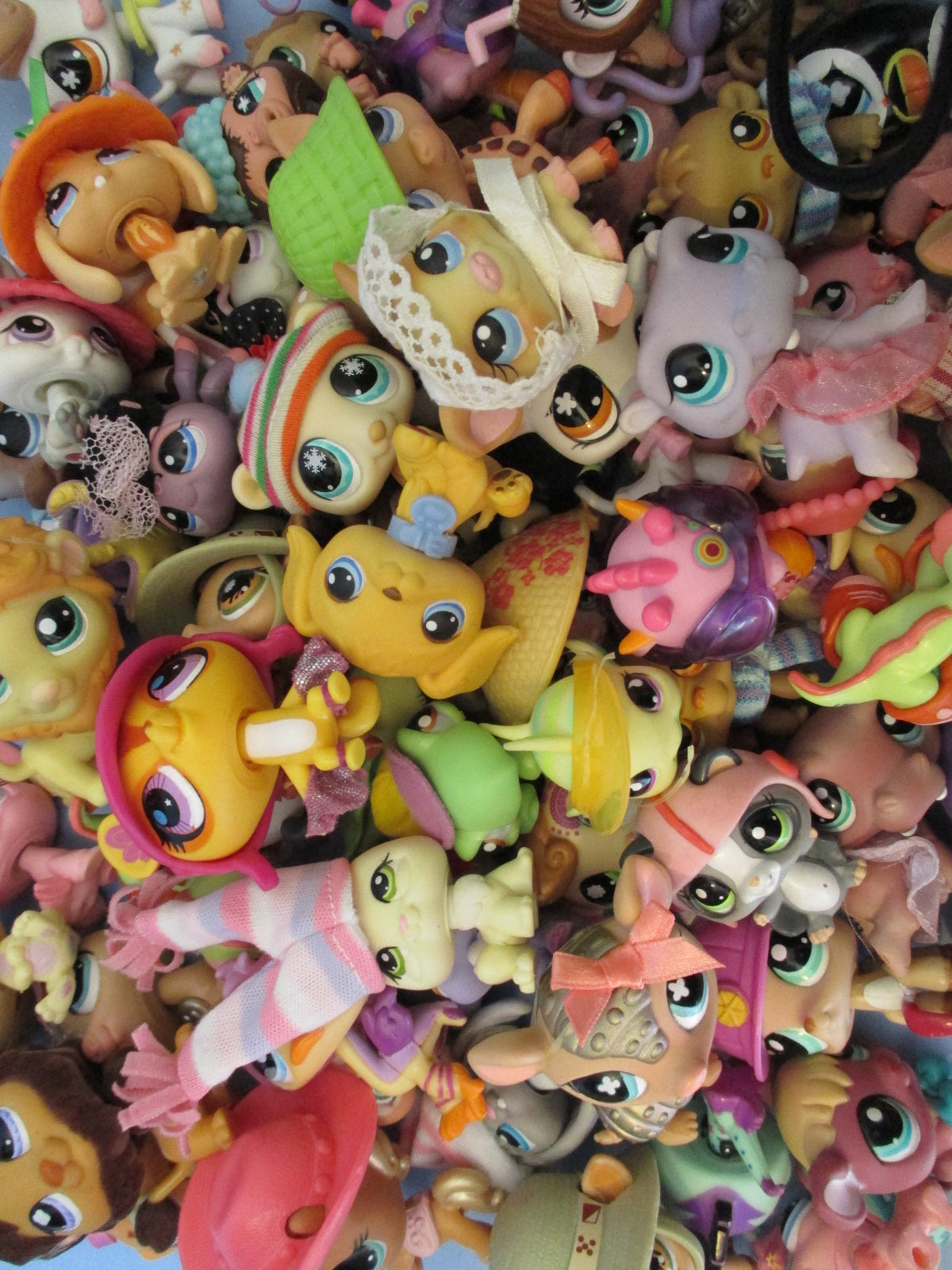 Littlest Pet Shop Lot of 7 Random Pcs Lps Figures w Original Accessory ...