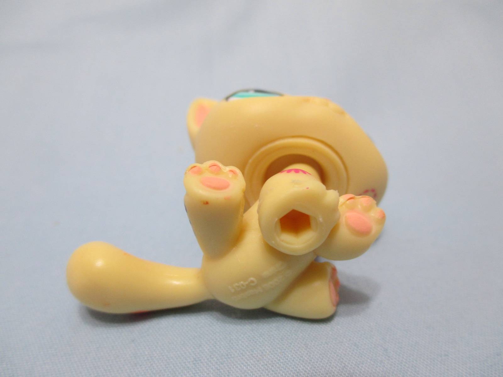 Littlest Pet Shop Cat Sitting Shorthair Kitten Postcard 1231 Authentic ...