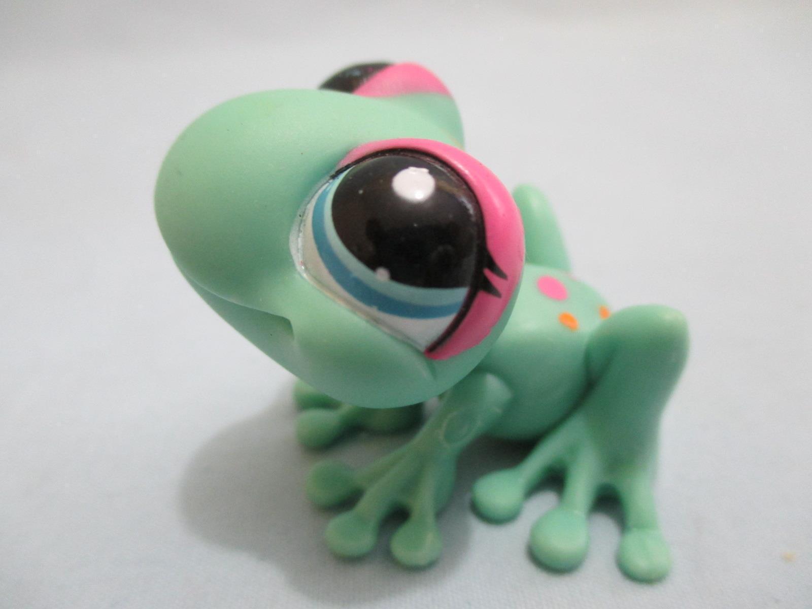 LIKE NEW Littlest Pet Shop 2357 Green Frog With Pink And Orange Spots ...
