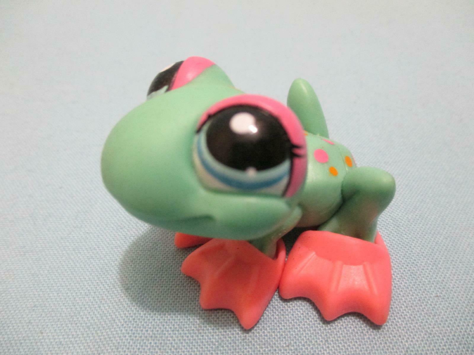 LIKE NEW Littlest Pet Shop Spotted Frog 2357 with Original Accessory ...