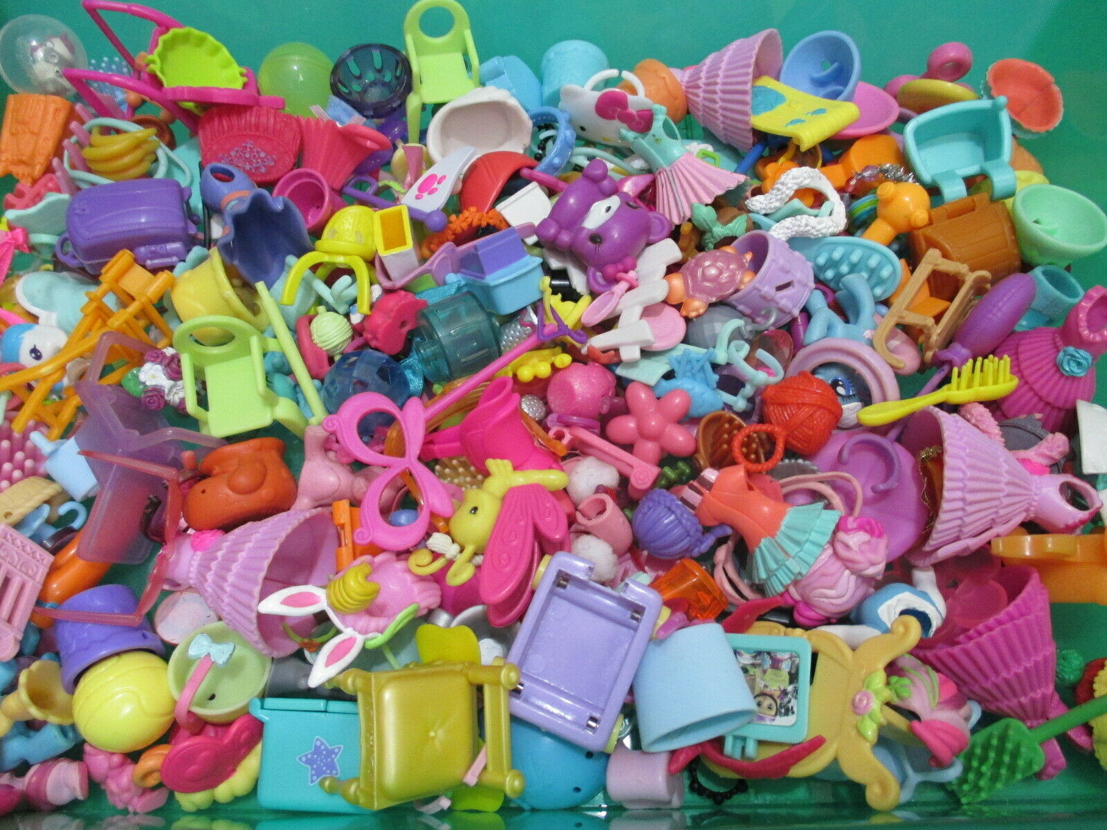 Littlest Pet Shop Lot of 35 Random LPS Polly Pocket & Other Dollhouse Pcs